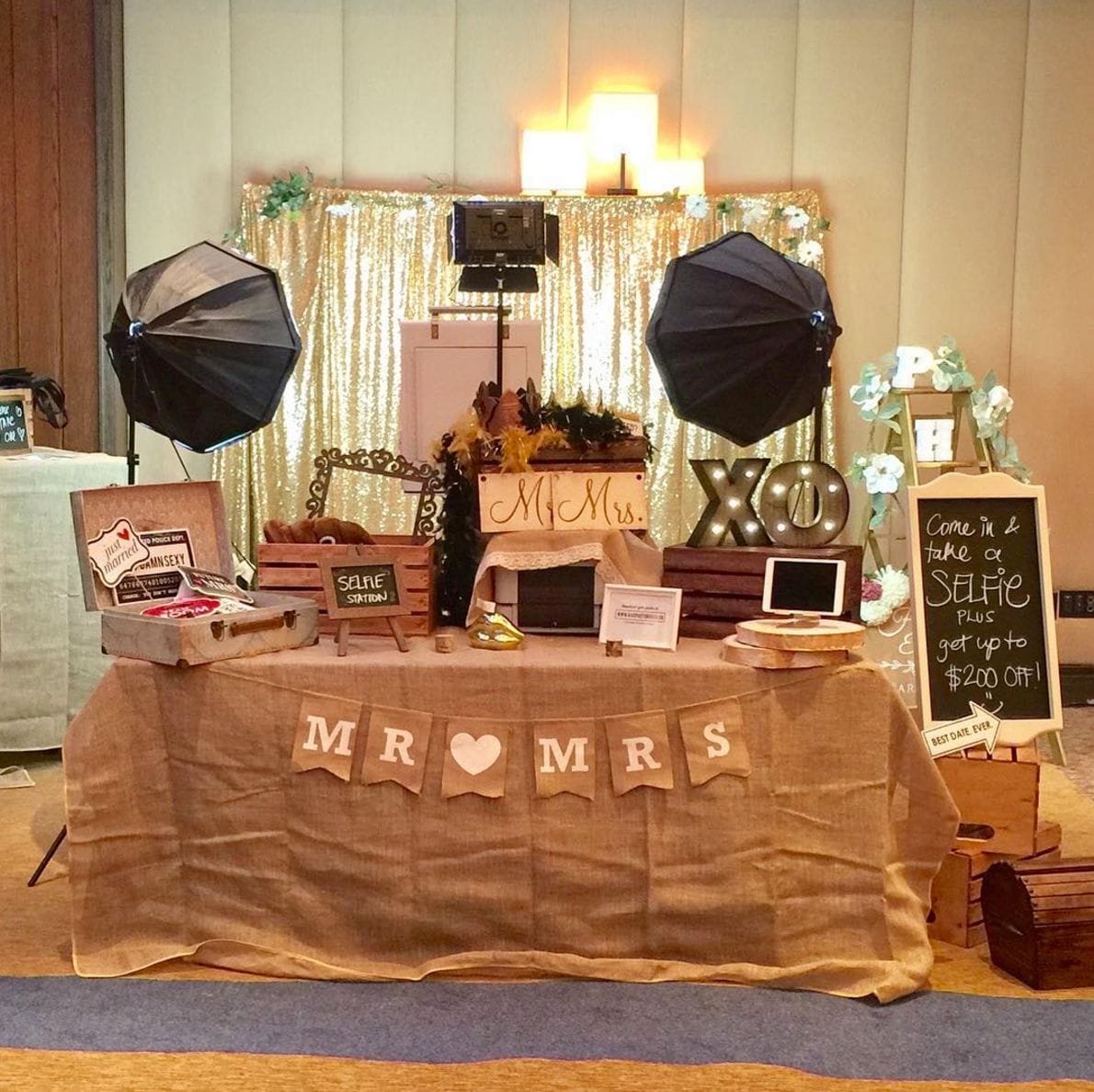Vintage Photo Booth Rental Toronto | Rustic Style | VintageBash