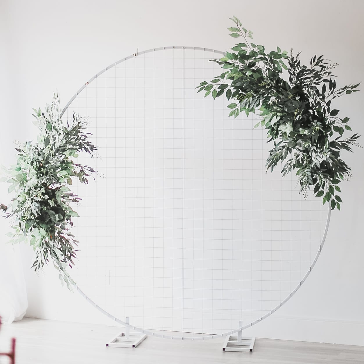 Metal Mesh Round Backdrop Rental • VintageBash