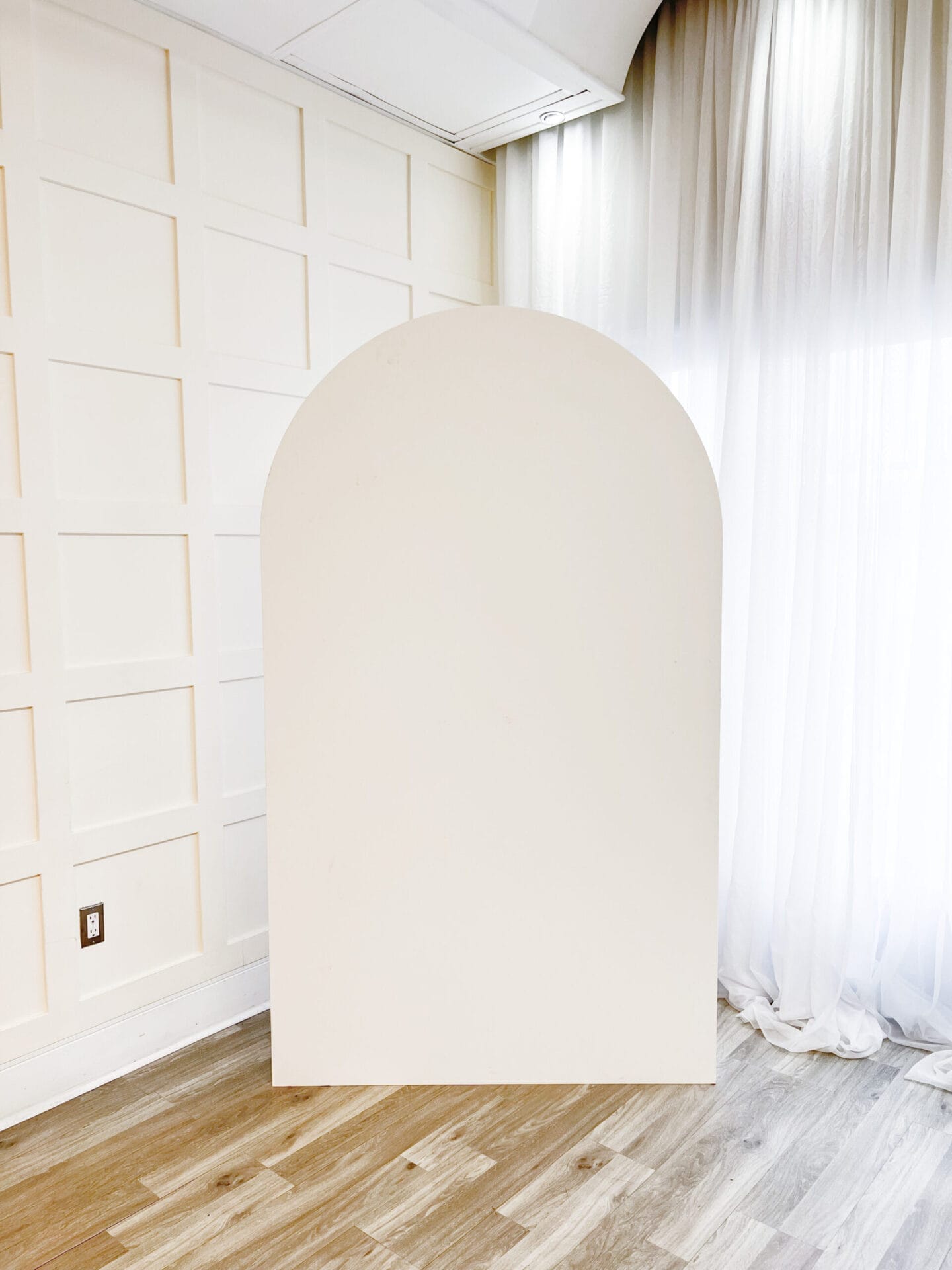 Nick U Solid Arch Panel Rental • VintageBash