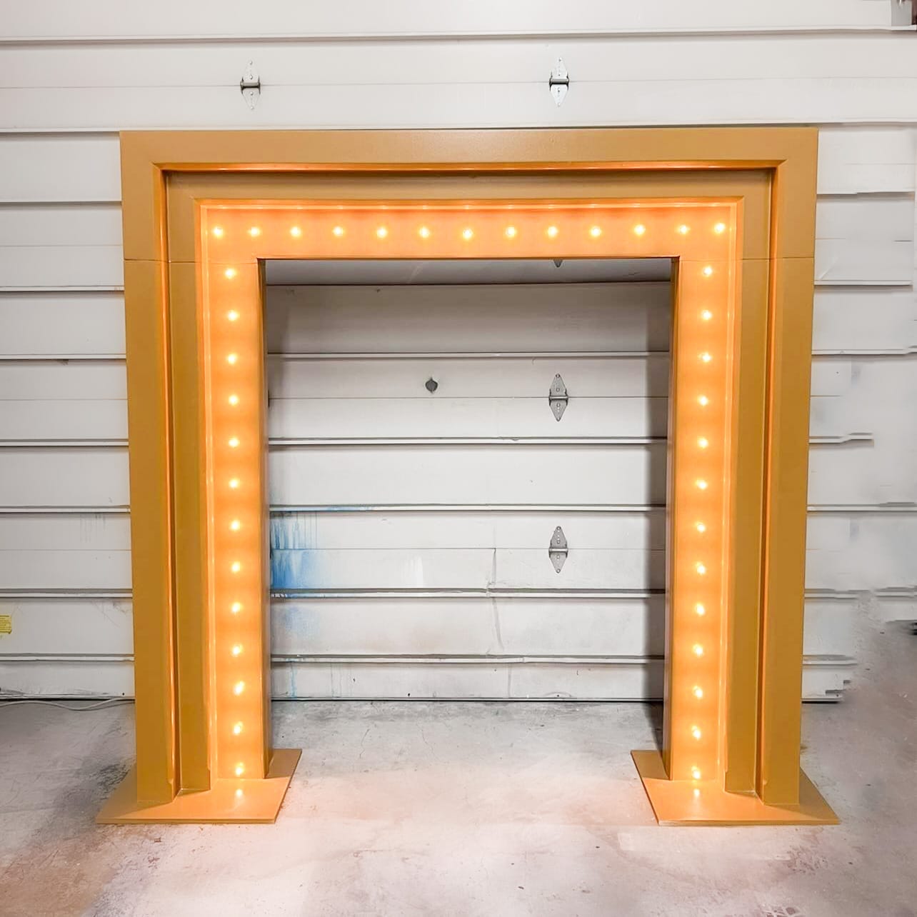 Hallie Light Up Arch Rental • VintageBash