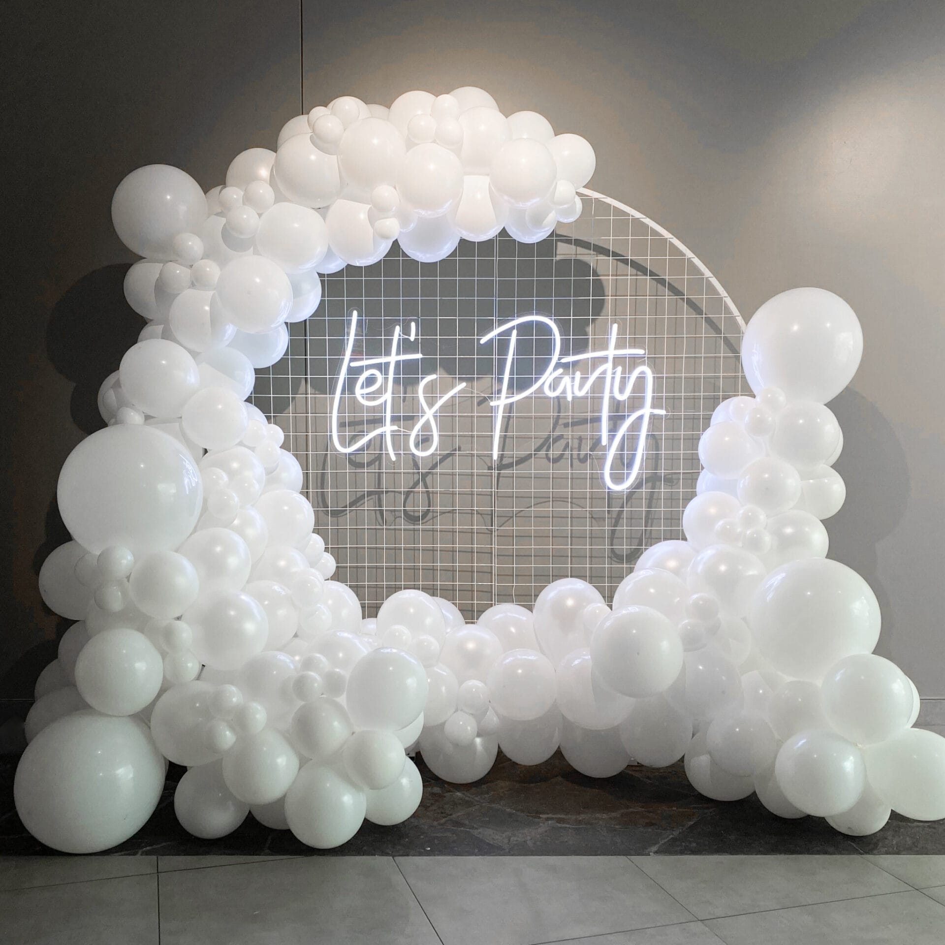 Nola White Circular Balloon Arch Rental • VintageBash