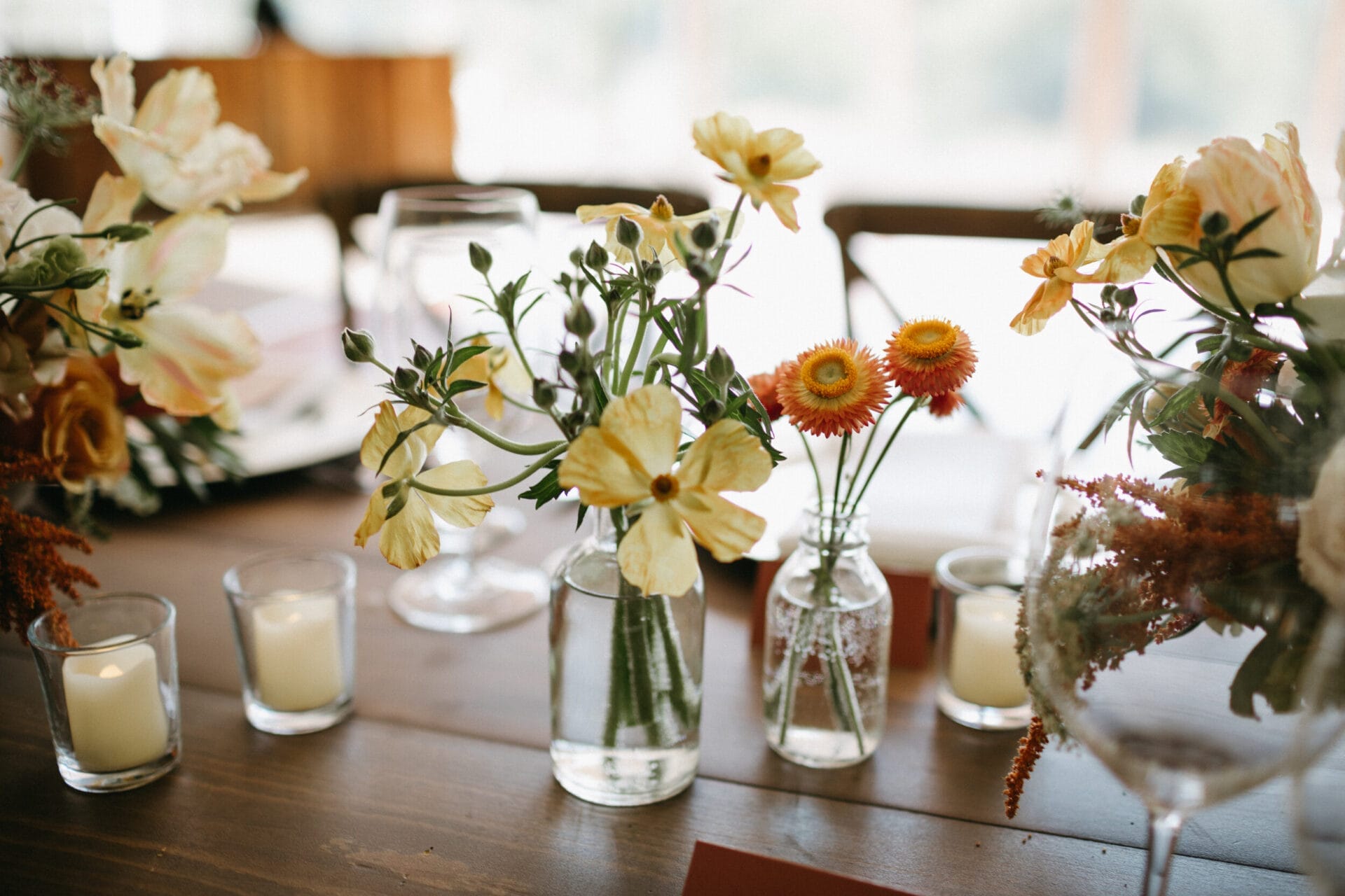 20+ Beautiful Wedding Bud Vases Ideas And Inspiration